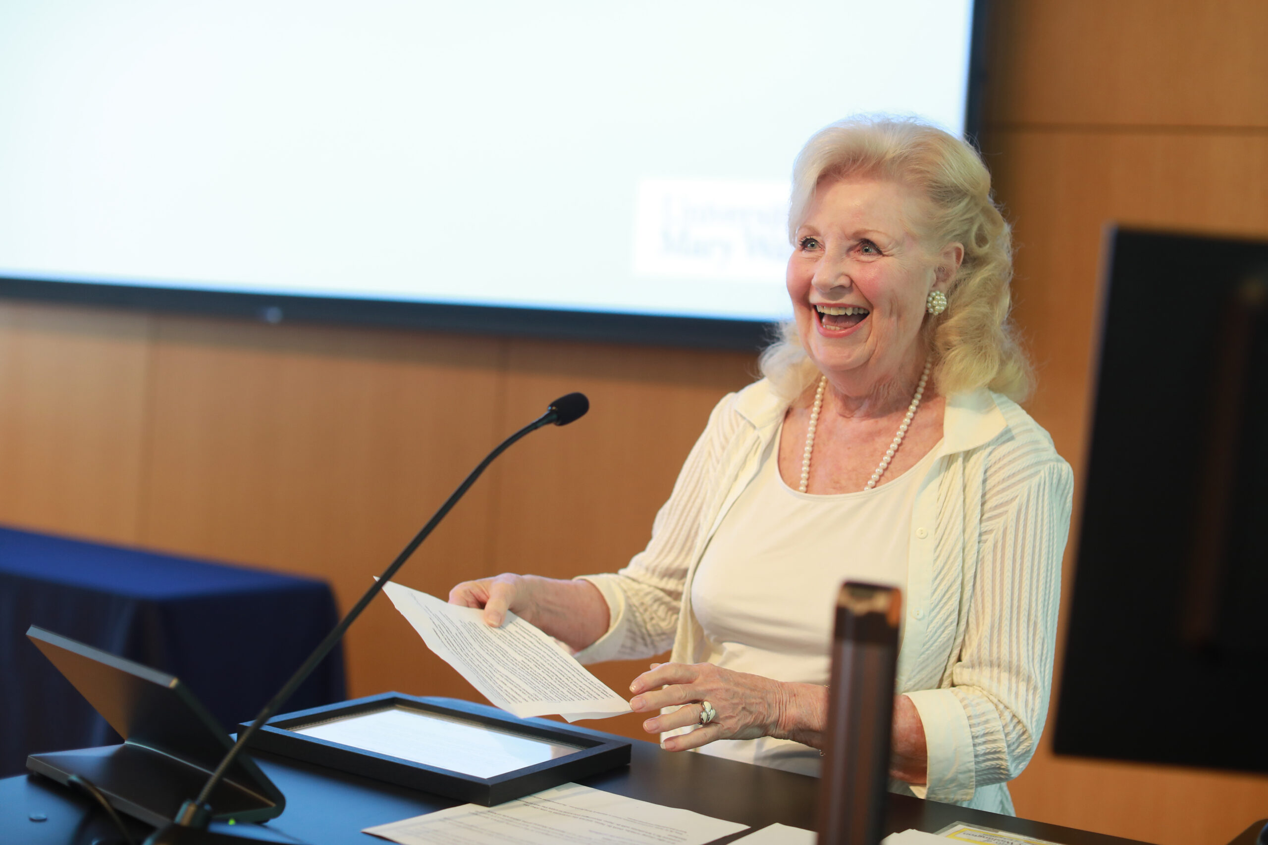 2012 K Pearlman Photography - Giving to Mary Washington